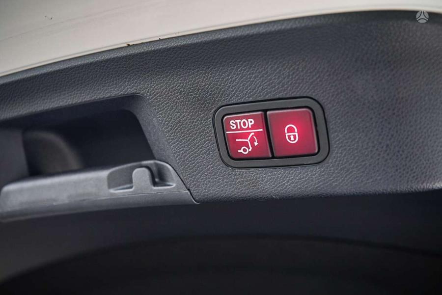 Balts Mercedes-Benz GLE 350 2015 Kauņa, ar dzinēja tilpumu 2.99 L un nobraukumu 85 tūkst. km par 35950 €, foto 17 vietnē AUTOMOTO.COM.LV