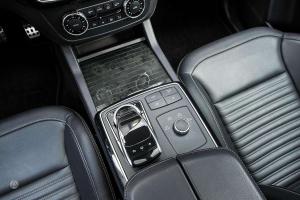 Balts Mercedes-Benz GLE 350 2015 Kauņa, ar dzinēja tilpumu 2.99 L un nobraukumu 85 tūkst. km par 35950 €, foto 25 vietnē AUTOMOTO.COM.LV