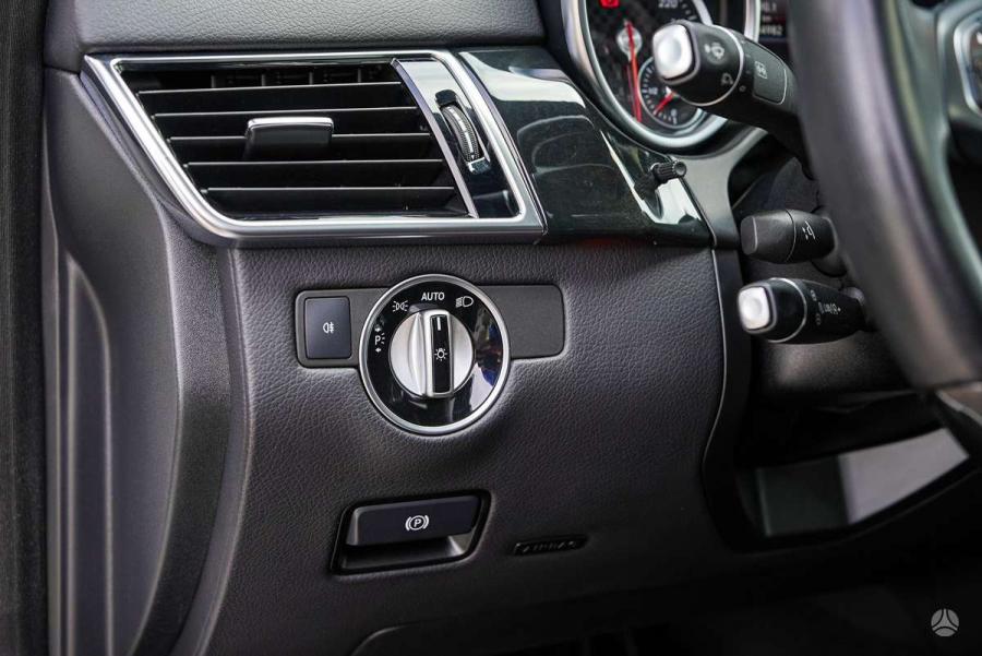 Balts Mercedes-Benz GLE 350 2015 Kauņa, ar dzinēja tilpumu 2.99 L un nobraukumu 85 tūkst. km par 35950 €, foto 31 vietnē AUTOMOTO.COM.LV