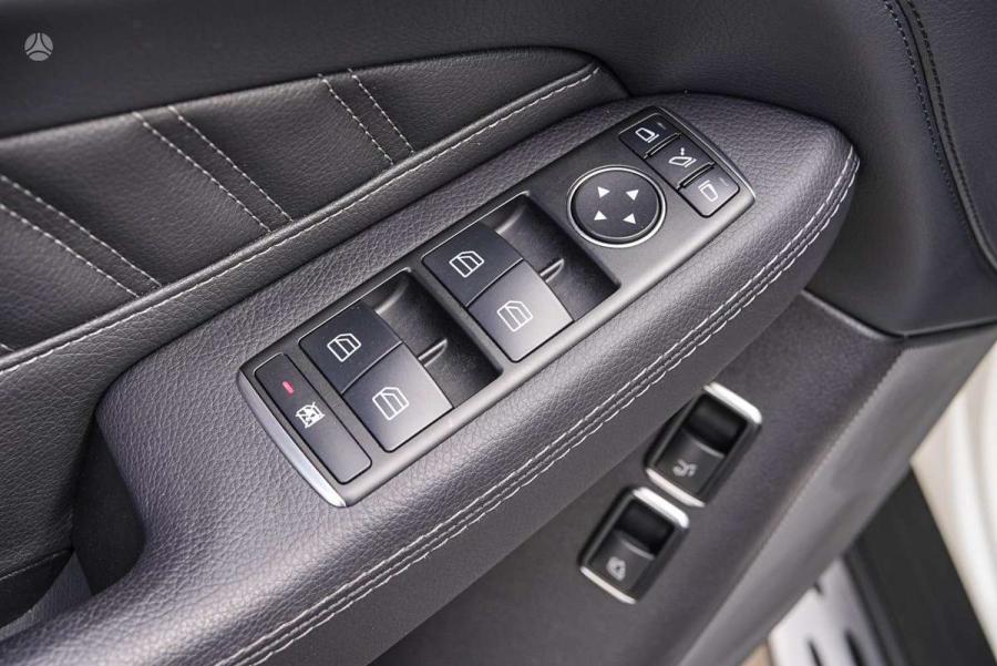 Balts Mercedes-Benz GLE 350 2015 Kauņa, ar dzinēja tilpumu 2.99 L un nobraukumu 85 tūkst. km par 35950 €, foto 32 vietnē AUTOMOTO.COM.LV