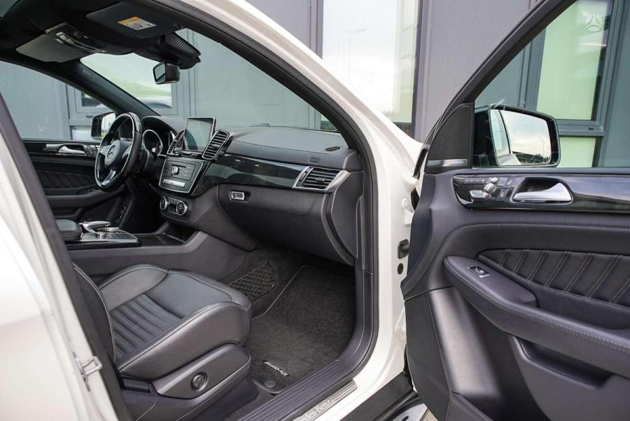 Balts Mercedes-Benz GLE 350 2015 Kauņa, ar dzinēja tilpumu 2.99 L un nobraukumu 85 tūkst. km par 35950 €, foto 42 vietnē AUTOMOTO.COM.LV
