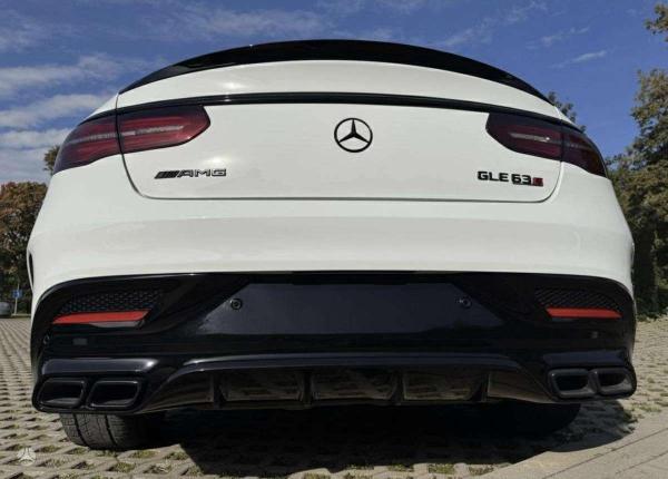Balts Mercedes-Benz GLE 350 2015 Kauņa, ar dzinēja tilpumu 2.99 L un nobraukumu 256 tūkst. km par 27500 €, foto 5 vietnē AUTOMOTO.COM.LV