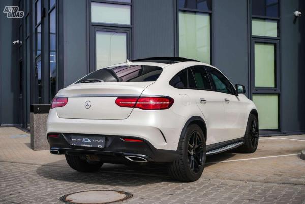 Balts Mercedes-Benz GLE 350 2015 Kauņa, ar dzinēja tilpumu 3.00 L un nobraukumu 85 tūkst. km par 34450 €, foto 11 vietnē AUTOMOTO.COM.LV