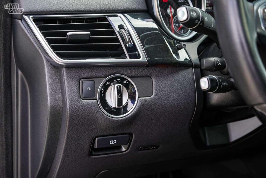 Balts Mercedes-Benz GLE 350 2015 Kauņa, ar dzinēja tilpumu 3.00 L un nobraukumu 85 tūkst. km par 34450 €, foto 31 vietnē AUTOMOTO.COM.LV