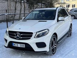 Balts Mercedes-Benz GLE 350 2016 Viļņa, ar dzinēja tilpumu 2.99 L un nobraukumu 228 tūkst. km par 26000 €, foto  vietnē AUTOMOTO.COM.LV