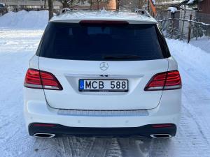 Balts Mercedes-Benz GLE 350 2016 Viļņa, ar dzinēja tilpumu 2.99 L un nobraukumu 228 tūkst. km par 26000 €, foto 4 vietnē AUTOMOTO.COM.LV