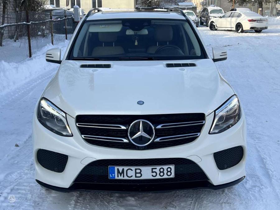 Balts Mercedes-Benz GLE 350 2016 Viļņa, ar dzinēja tilpumu 2.99 L un nobraukumu 228 tūkst. km par 26000 €, foto 7 vietnē AUTOMOTO.COM.LV