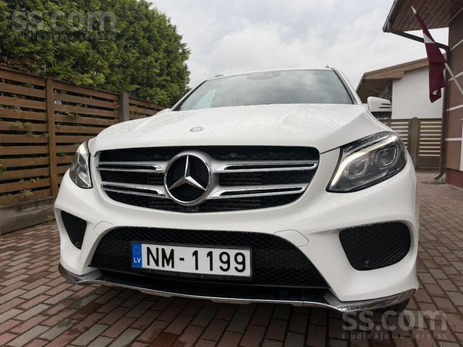 Белый Мерседес ГЛE 350 2016 в Рига, объемом двигателя 3.00 л и пробегом 182 тыс. км за 20500 €, фото 13 на AUTOMOTO.COM.LV