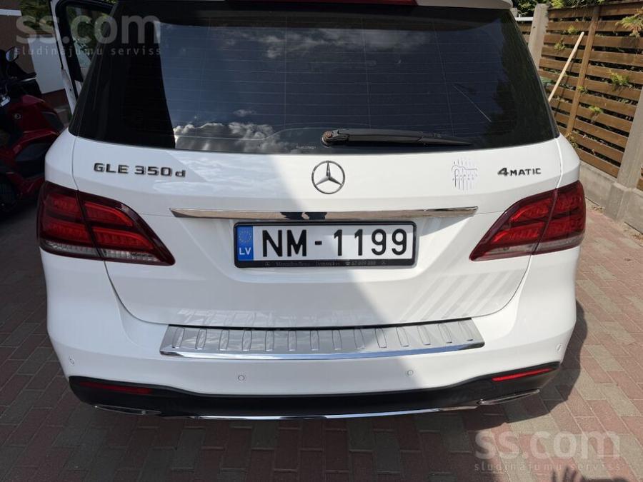 Белый Мерседес ГЛE 350 2016 в Рига, объемом двигателя 3.00 л и пробегом 182 тыс. км за 20500 €, фото 19 на AUTOMOTO.COM.LV
