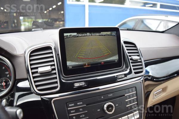 White Mercedes-Benz GLE 350 2016 in Riga, with an engine capacity of 3.00 L and mileage of 173 thousand km for 26900 €, photo 8 on AUTOMOTO.COM.LV