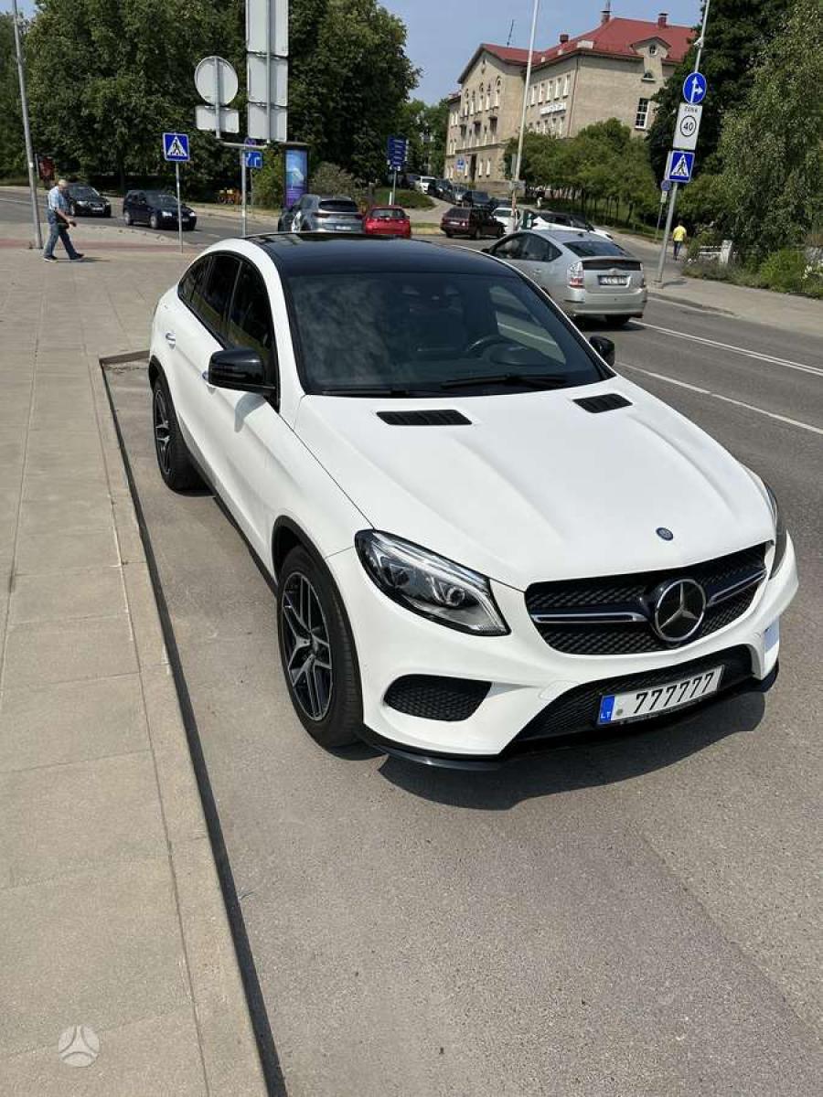 Balts Mercedes-Benz GLE 350 2016 Viļņa, ar dzinēja tilpumu 2.99 L un nobraukumu 131 tūkst. km par 35900 €, foto 4 vietnē AUTOMOTO.COM.LV