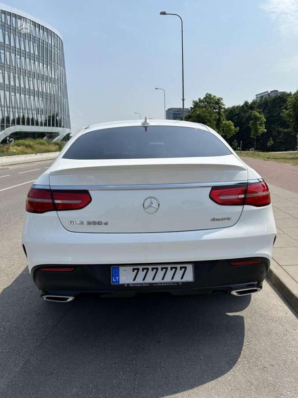 White Mercedes-Benz GLE 350 2016 in Vilnius, with an engine capacity of 2.99 L and mileage of 131 thousand km for 35900 €, photo 9 on AUTOMOTO.COM.LV