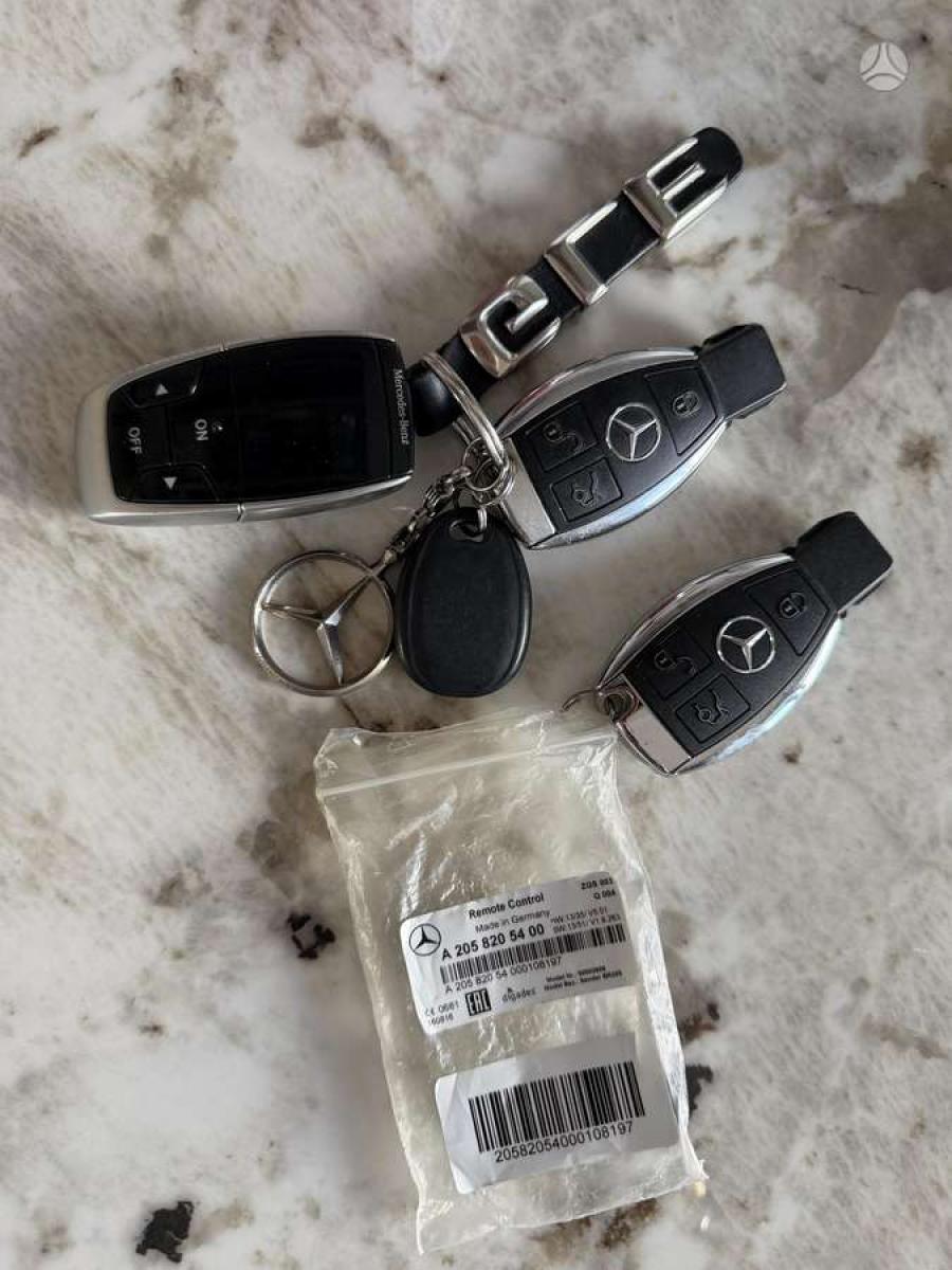 Balts Mercedes-Benz GLE 350 2016 Viļņa, ar dzinēja tilpumu 2.99 L un nobraukumu 131 tūkst. km par 35900 €, foto 16 vietnē AUTOMOTO.COM.LV