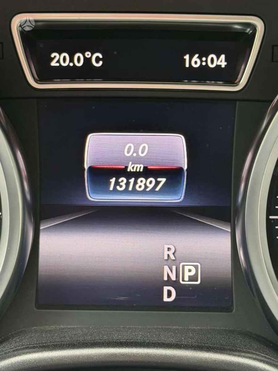 Balts Mercedes-Benz GLE 350 2016 Viļņa, ar dzinēja tilpumu 2.99 L un nobraukumu 131 tūkst. km par 35900 €, foto 17 vietnē AUTOMOTO.COM.LV