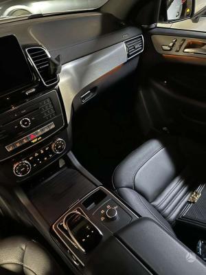Balts Mercedes-Benz GLE 350 2016 Viļņa, ar dzinēja tilpumu 2.99 L un nobraukumu 131 tūkst. km par 35900 €, foto 18 vietnē AUTOMOTO.COM.LV