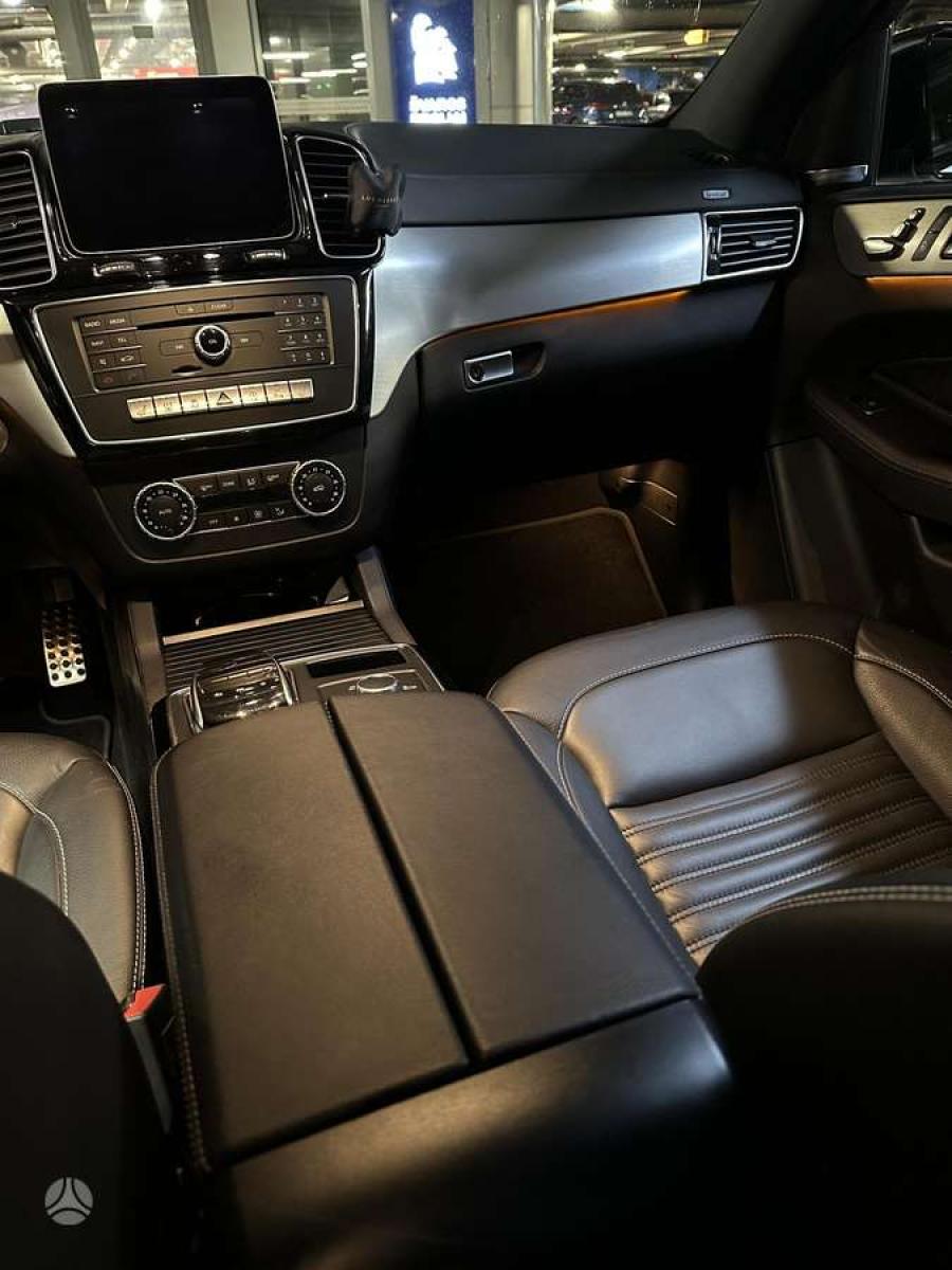 Balts Mercedes-Benz GLE 350 2016 Viļņa, ar dzinēja tilpumu 2.99 L un nobraukumu 131 tūkst. km par 35900 €, foto 21 vietnē AUTOMOTO.COM.LV