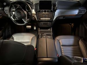 Balts Mercedes-Benz GLE 350 2016 Viļņa, ar dzinēja tilpumu 2.99 L un nobraukumu 131 tūkst. km par 35900 €, foto 22 vietnē AUTOMOTO.COM.LV