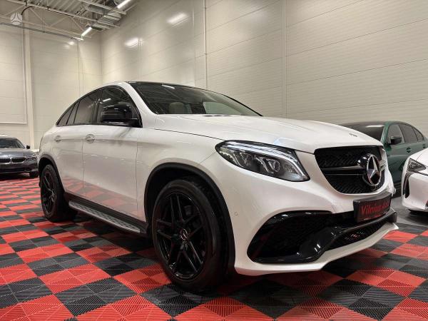 White Mercedes-Benz GLE 350 2016 in Vilnius, with an engine capacity of 2.99 L and mileage of 93 thousand km for 33990 €, photo 3 on AUTOMOTO.COM.LV