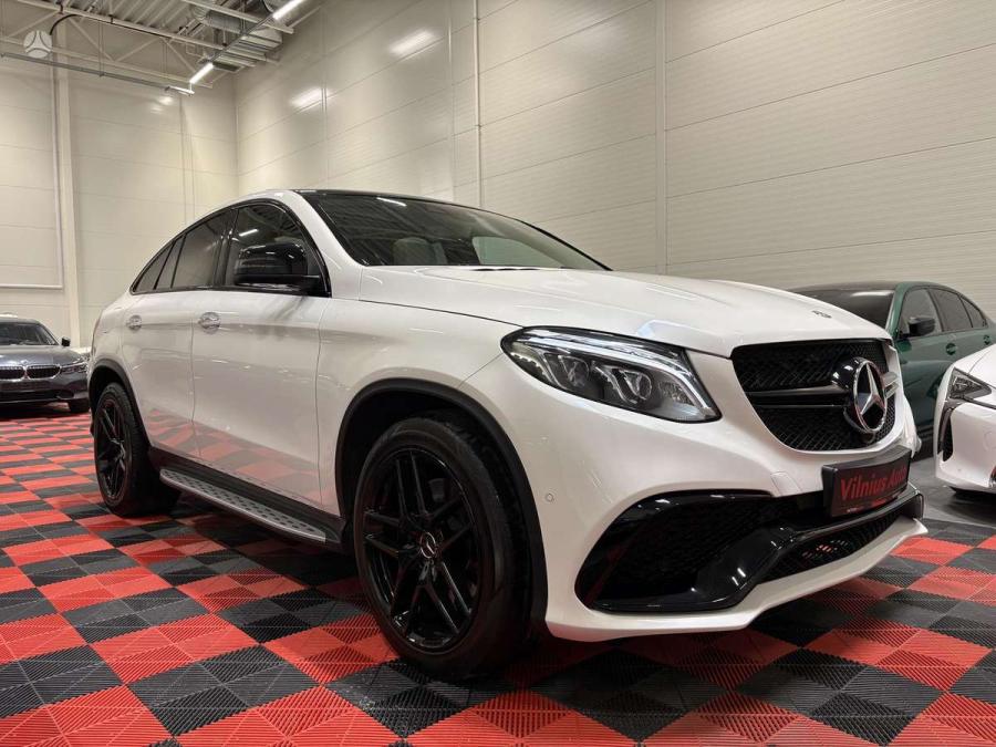 White Mercedes-Benz GLE 350 2016 in Vilnius, with an engine capacity of 2.99 L and mileage of 93 thousand km for 33990 €, photo 4 on AUTOMOTO.COM.LV