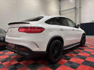 White Mercedes-Benz GLE 350 2016 in Vilnius, with an engine capacity of 2.99 L and mileage of 93 thousand km for 33990 €, photo 5 on AUTOMOTO.COM.LV