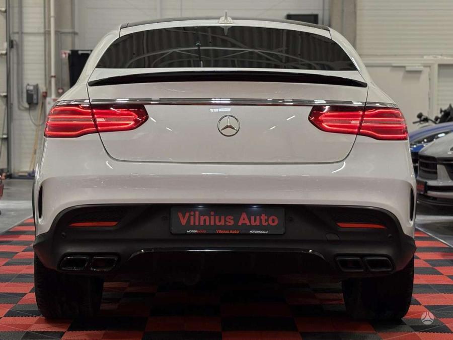 White Mercedes-Benz GLE 350 2016 in Vilnius, with an engine capacity of 2.99 L and mileage of 93 thousand km for 33990 €, photo 6 on AUTOMOTO.COM.LV