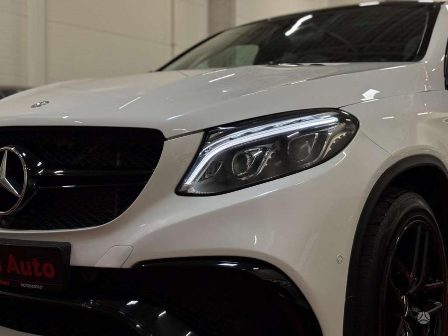 White Mercedes-Benz GLE 350 2016 in Vilnius, with an engine capacity of 2.99 L and mileage of 93 thousand km for 33990 €, photo 8 on AUTOMOTO.COM.LV