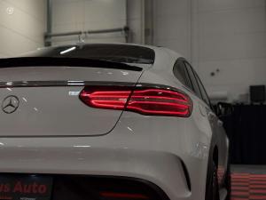 White Mercedes-Benz GLE 350 2016 in Vilnius, with an engine capacity of 2.99 L and mileage of 93 thousand km for 33990 €, photo 9 on AUTOMOTO.COM.LV