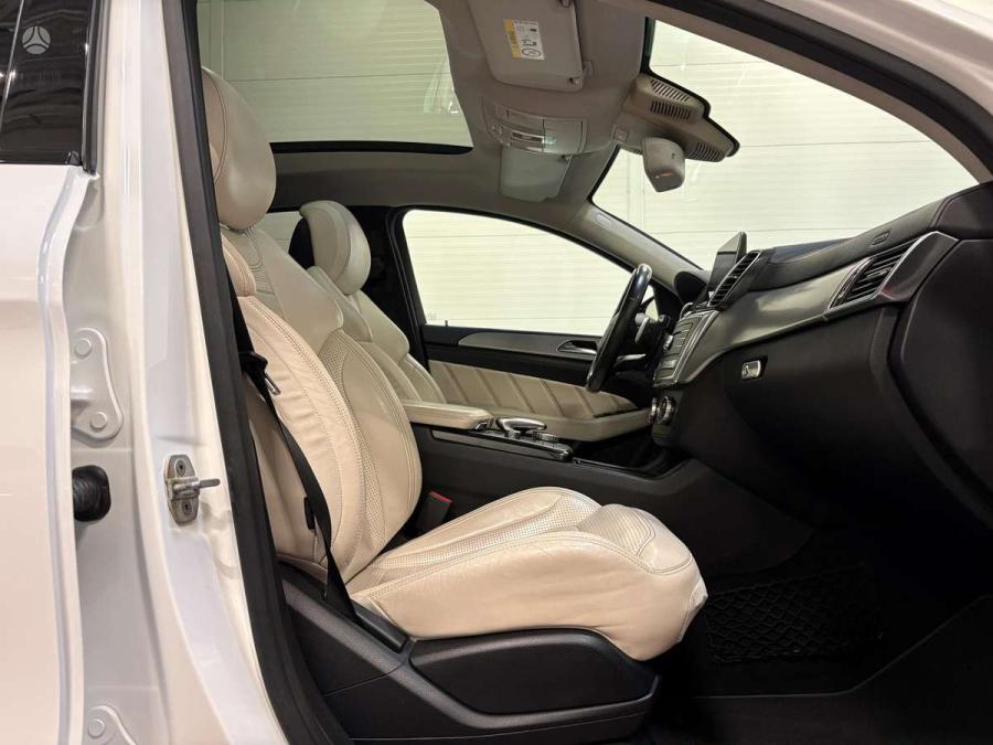 White Mercedes-Benz GLE 350 2016 in Vilnius, with an engine capacity of 2.99 L and mileage of 93 thousand km for 33990 €, photo 18 on AUTOMOTO.COM.LV