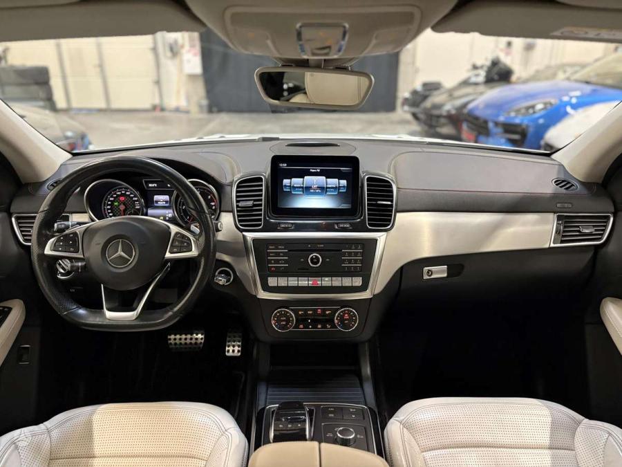 White Mercedes-Benz GLE 350 2016 in Vilnius, with an engine capacity of 2.99 L and mileage of 93 thousand km for 33990 €, photo 20 on AUTOMOTO.COM.LV