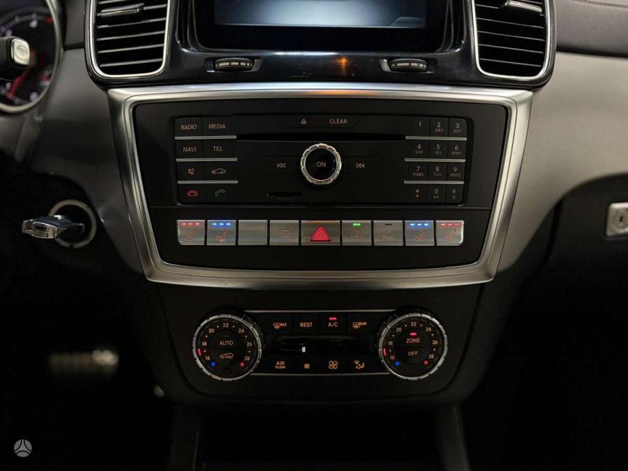White Mercedes-Benz GLE 350 2016 in Vilnius, with an engine capacity of 2.99 L and mileage of 93 thousand km for 33990 €, photo 26 on AUTOMOTO.COM.LV