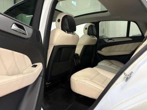 White Mercedes-Benz GLE 350 2016 in Vilnius, with an engine capacity of 2.99 L and mileage of 93 thousand km for 33990 €, photo 31 on AUTOMOTO.COM.LV