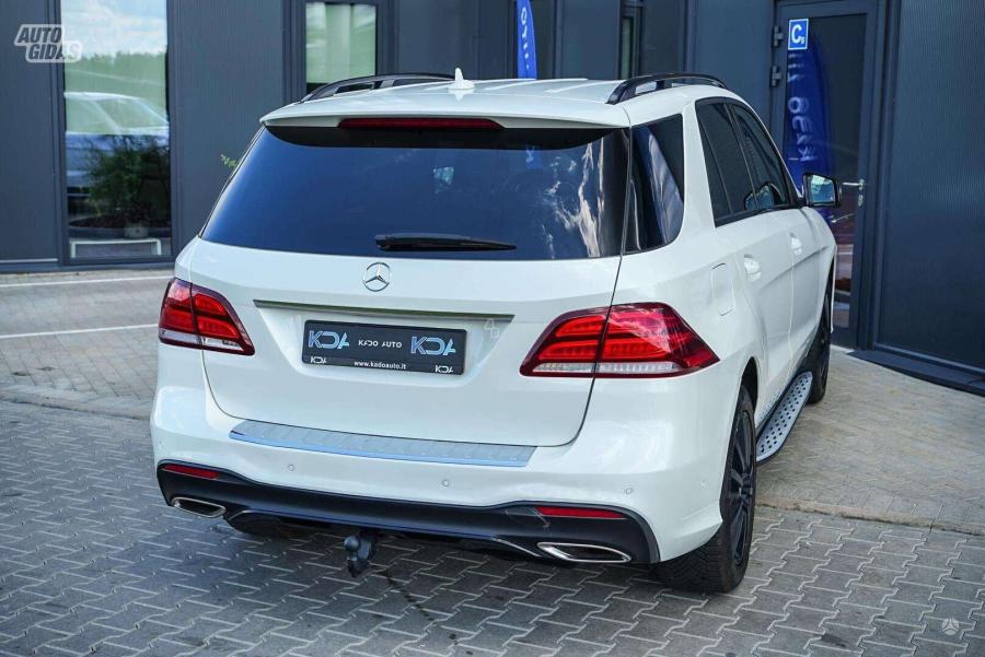 White Mercedes-Benz GLE 350 2016 in Kaunas, with an engine capacity of 3.00 L and mileage of 227 thousand km for 24950 €, photo 13 on AUTOMOTO.COM.LV