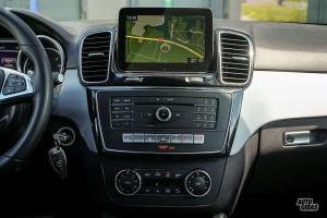 White Mercedes-Benz GLE 350 2016 in Kaunas, with an engine capacity of 3.00 L and mileage of 227 thousand km for 24950 €, photo 21 on AUTOMOTO.COM.LV