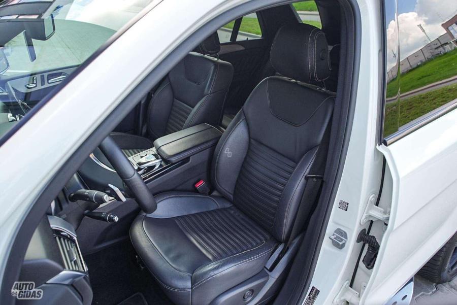 White Mercedes-Benz GLE 350 2016 in Kaunas, with an engine capacity of 3.00 L and mileage of 227 thousand km for 24950 €, photo 26 on AUTOMOTO.COM.LV