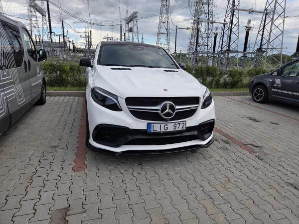 Balts Mercedes-Benz GLE 350 2016 Šauļi, ar dzinēja tilpumu 3.00 L un nobraukumu 361 tūkst. km par 26000 €, foto 3 vietnē AUTOMOTO.COM.LV
