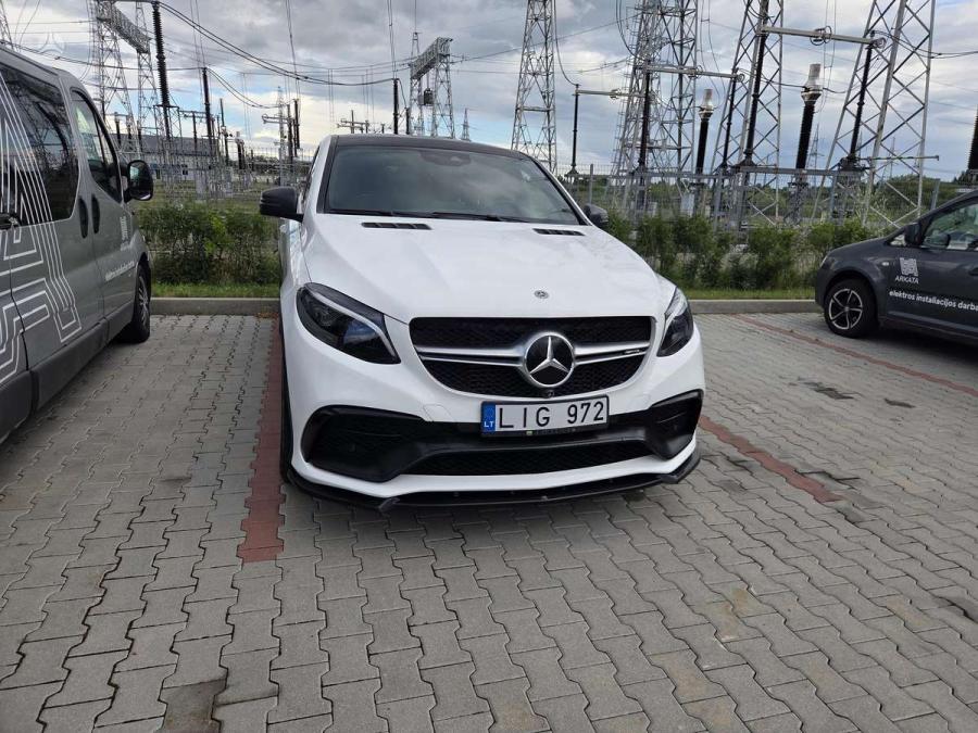Balts Mercedes-Benz GLE 350 2016 Šauļi, ar dzinēja tilpumu 3.00 L un nobraukumu 361 tūkst. km par 26000 €, foto 4 vietnē AUTOMOTO.COM.LV