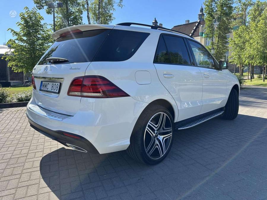 Balts Mercedes-Benz GLE 350 2016 Šauļi, ar dzinēja tilpumu 3.50 L un nobraukumu 253 tūkst. km par 18900 €, foto 4 vietnē AUTOMOTO.COM.LV
