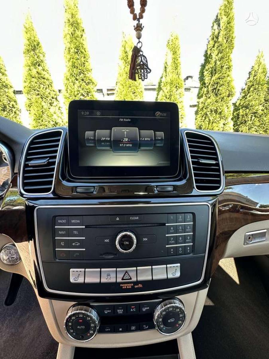 Balts Mercedes-Benz GLE 350 2016 Šauļi, ar dzinēja tilpumu 3.50 L un nobraukumu 253 tūkst. km par 18900 €, foto 12 vietnē AUTOMOTO.COM.LV