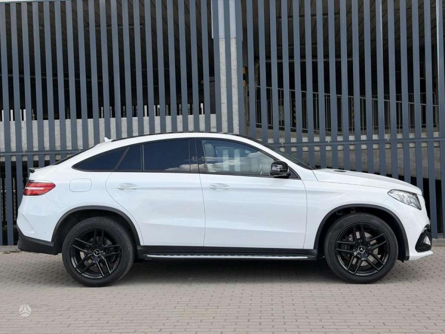 Белый Мерседес ГЛE 350 2016 в Вильнюс, объемом двигателя 2.99 л и пробегом 92 тыс. км за 34990 €, фото 9 на AUTOMOTO.COM.LV
