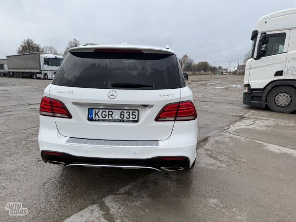 White Mercedes-Benz GLE 350 2016 in Siauliai, with an engine capacity of 3.00 L and mileage of 249 thousand km for 17500 €, photo 5 on AUTOMOTO.COM.LV