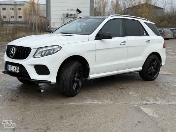 White Mercedes-Benz GLE 350 2016 in Siauliai, with an engine capacity of 3.00 L and mileage of 249 thousand km for 17500 €, photo 6 on AUTOMOTO.COM.LV
