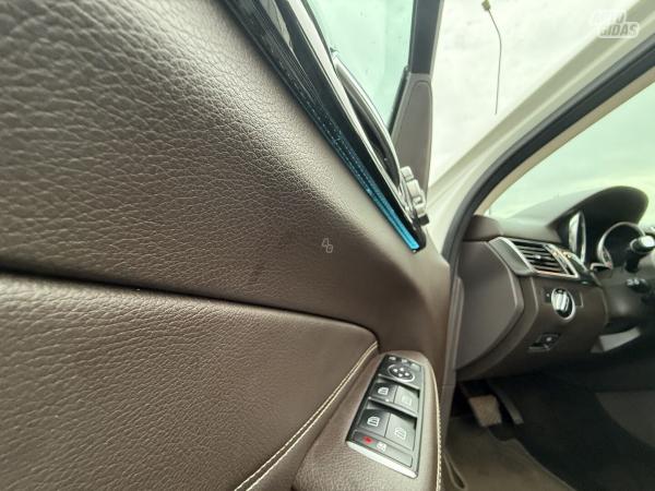 White Mercedes-Benz GLE 350 2016 in Siauliai, with an engine capacity of 3.00 L and mileage of 249 thousand km for 17500 €, photo 11 on AUTOMOTO.COM.LV