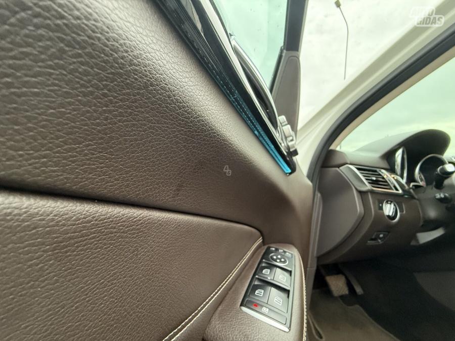 Balts Mercedes-Benz GLE 350 2016 Šauļi, ar dzinēja tilpumu 3.00 L un nobraukumu 249 tūkst. km par 17500 €, foto 11 vietnē AUTOMOTO.COM.LV