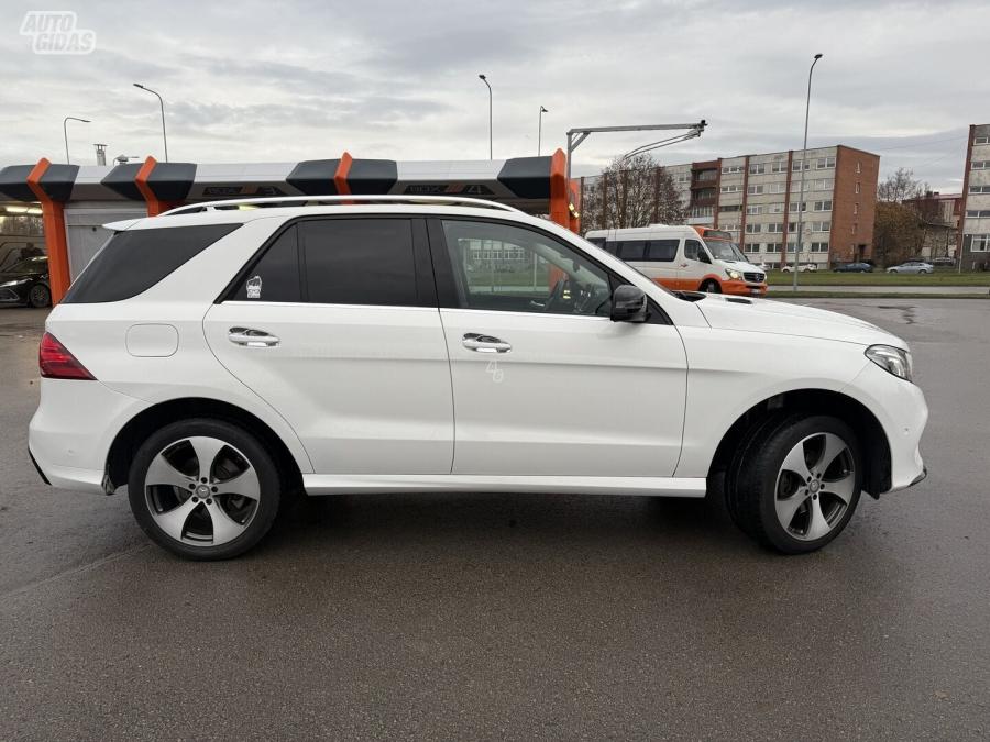 Balts Mercedes-Benz GLE 350 2016 Šauļi, ar dzinēja tilpumu 3.00 L un nobraukumu 249 tūkst. km par 17500 €, foto 16 vietnē AUTOMOTO.COM.LV