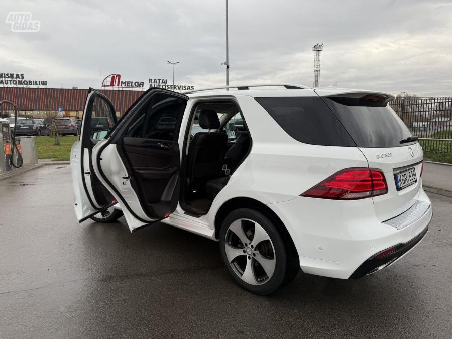 Balts Mercedes-Benz GLE 350 2016 Šauļi, ar dzinēja tilpumu 3.00 L un nobraukumu 249 tūkst. km par 17500 €, foto 24 vietnē AUTOMOTO.COM.LV