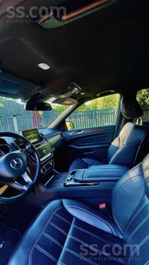 White Mercedes-Benz GLE 350 2017 in Riga, with an engine capacity of 3.00 L and mileage of 185 thousand km for 29800 €, photo 15 on AUTOMOTO.COM.LV