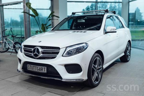 Белый Мерседес ГЛE 350 2017 в Рига, объемом двигателя 3.00 л и пробегом 198 тыс. км за 25500 €, фото 3 на AUTOMOTO.COM.LV