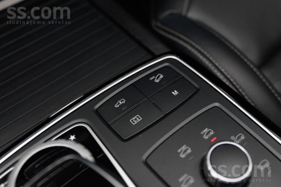 Balts Mercedes-Benz GLE 350 2017 Rīga, ar dzinēja tilpumu 3.00 L un nobraukumu 198 tūkst. km par 25500 €, foto 17 vietnē AUTOMOTO.COM.LV