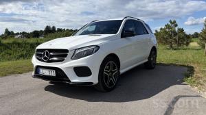 White Mercedes-Benz GLE 350 2017 in Riga, with an engine capacity of 3.50 L and mileage of 242 thousand km for 25000 €, photo  on AUTOMOTO.COM.LV