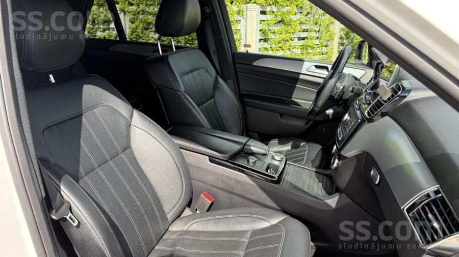 Balts Mercedes-Benz GLE 350 2017 Rīga, ar dzinēja tilpumu 3.50 L un nobraukumu 242 tūkst. km par 25000 €, foto 10 vietnē AUTOMOTO.COM.LV
